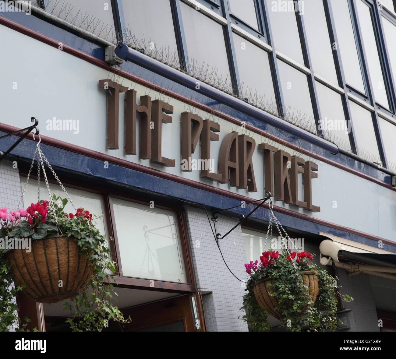 Pear Tree pub in Kings Heath, Birmingham Stock Photo - Alamy