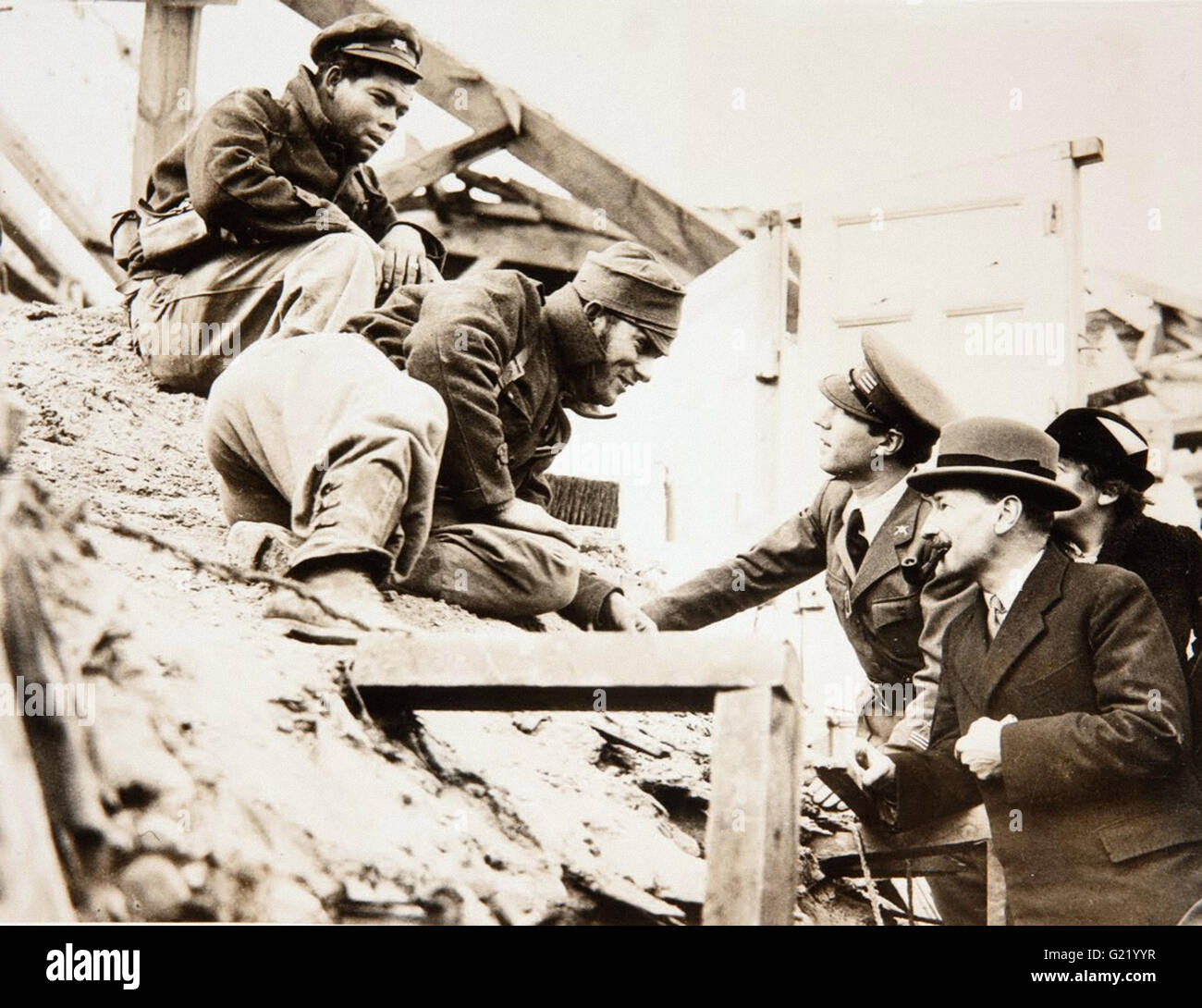 British Labor Leadermat, Madrid Front-Line Trenches, Madrid - Museo ...
