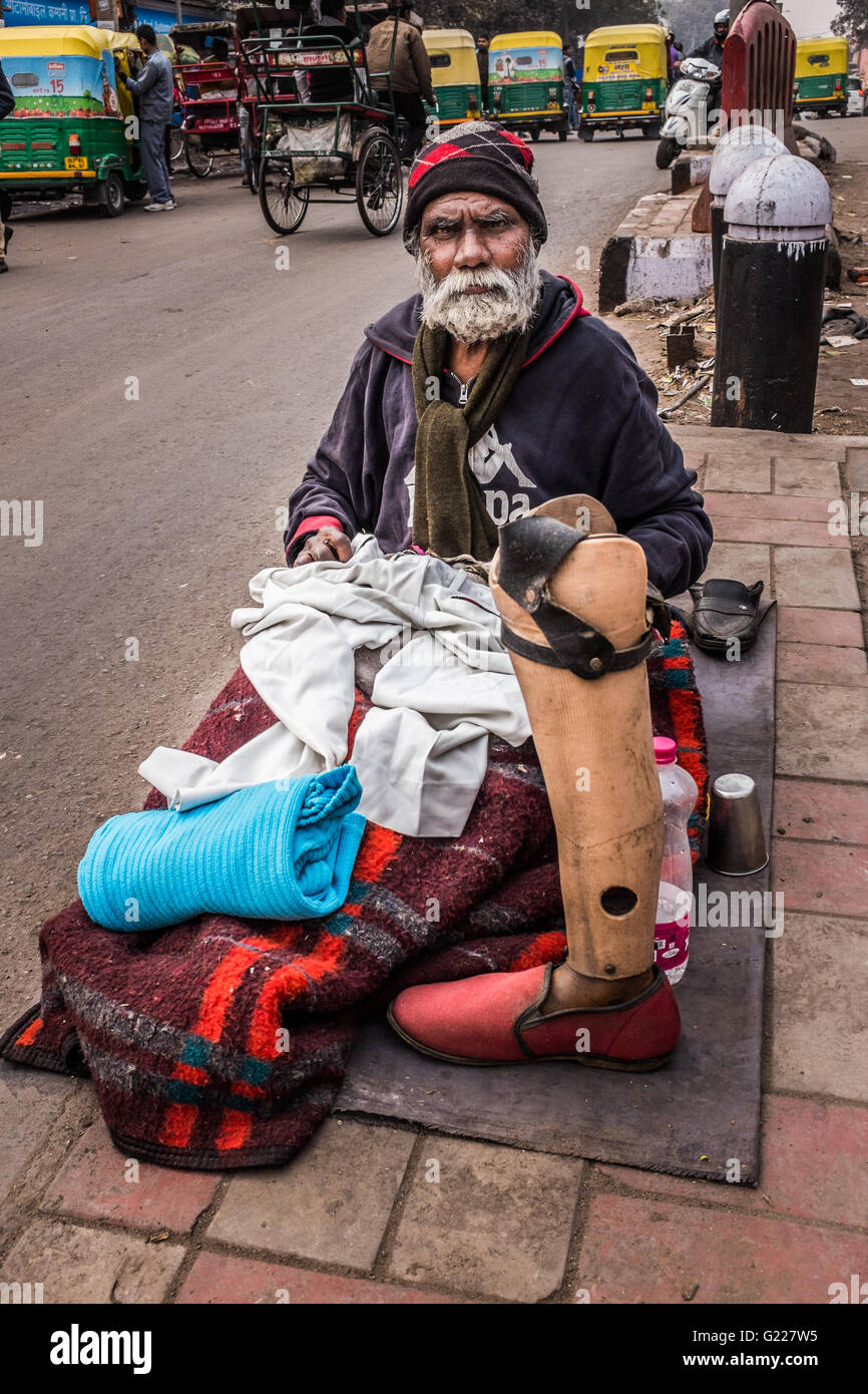 Man handicapped india hi-res stock photography and images - Alamy
