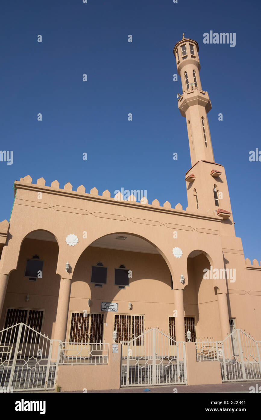 Simple mosque in Kuwait Stock Photo - Alamy