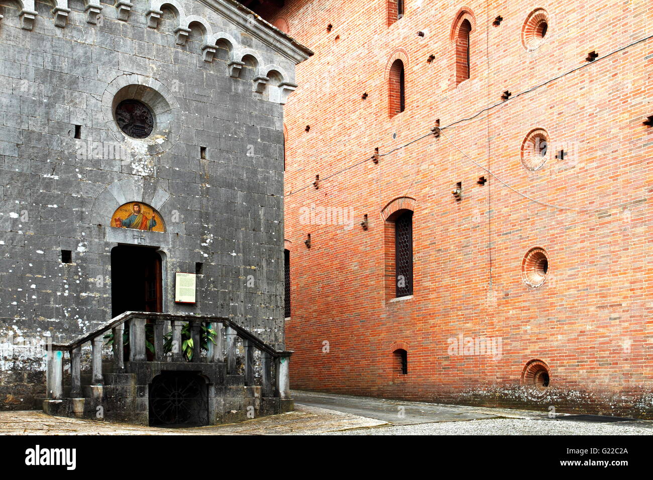 Brolio castle details incl. chapel, Chianti. Tuscany Stock Photo - Alamy