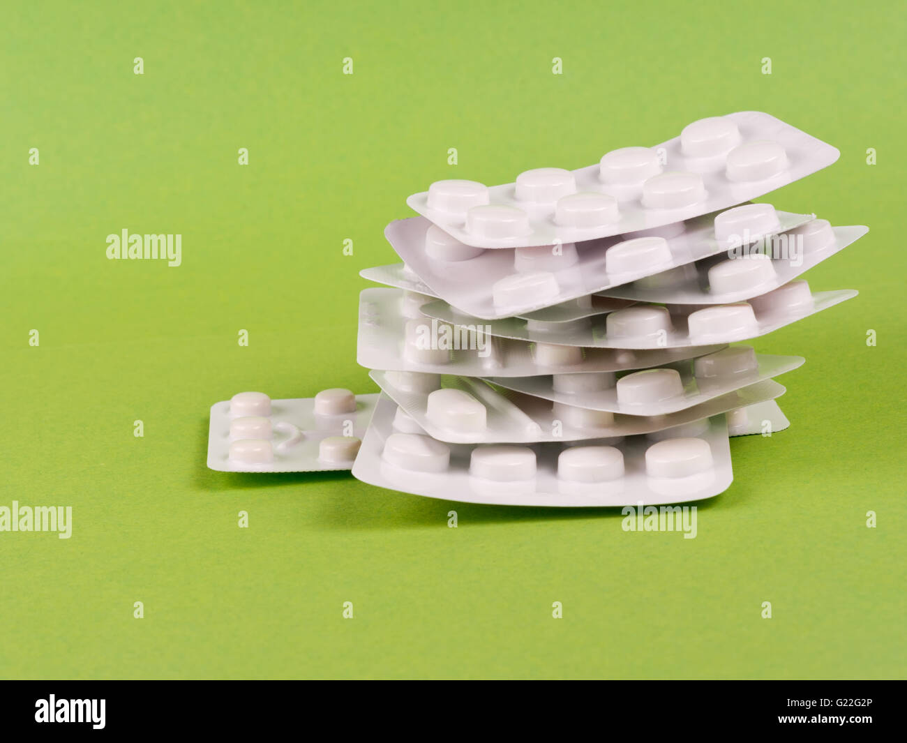 Painkillers hi-res stock photography and images - Alamy