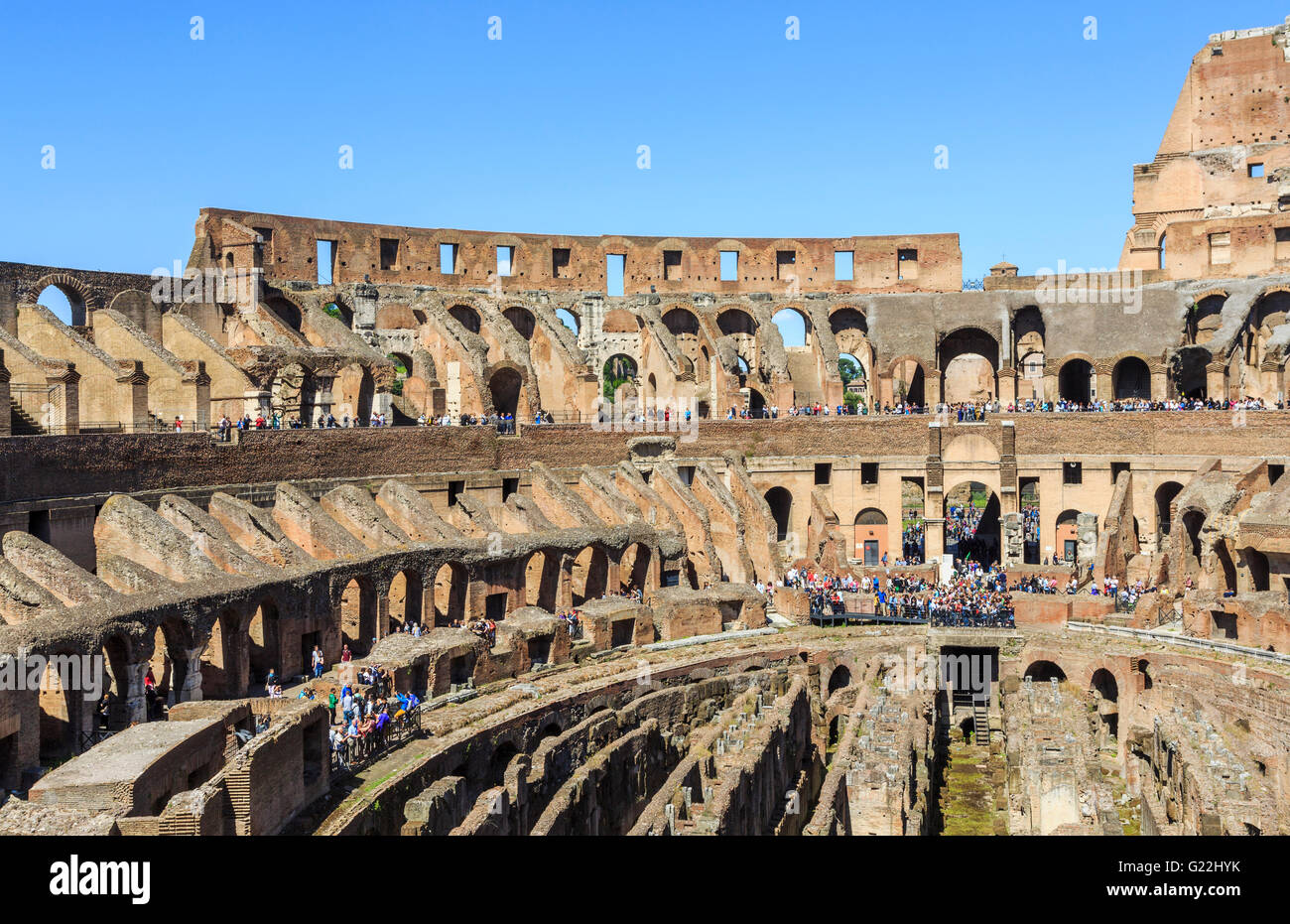 Roman amphitheatre crowd hi-res stock photography and images - Alamy