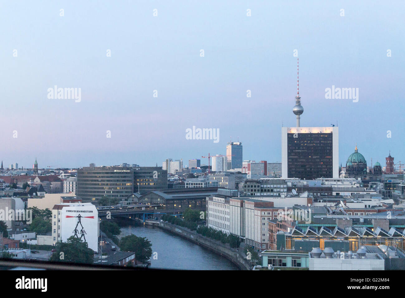 Berlin sunset hi-res stock photography and images - Alamy