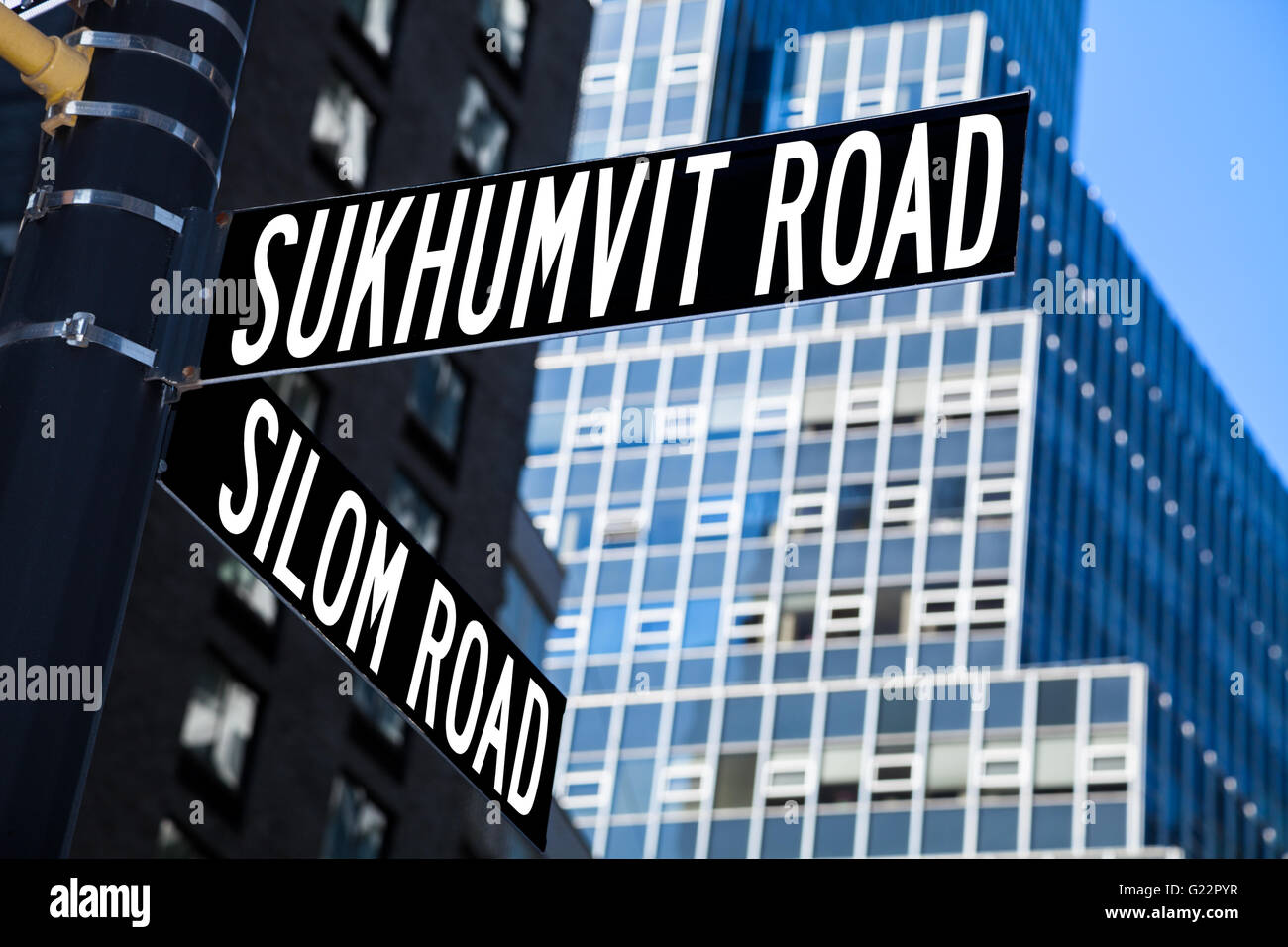 Thai street sign hi-res stock photography and images - Alamy