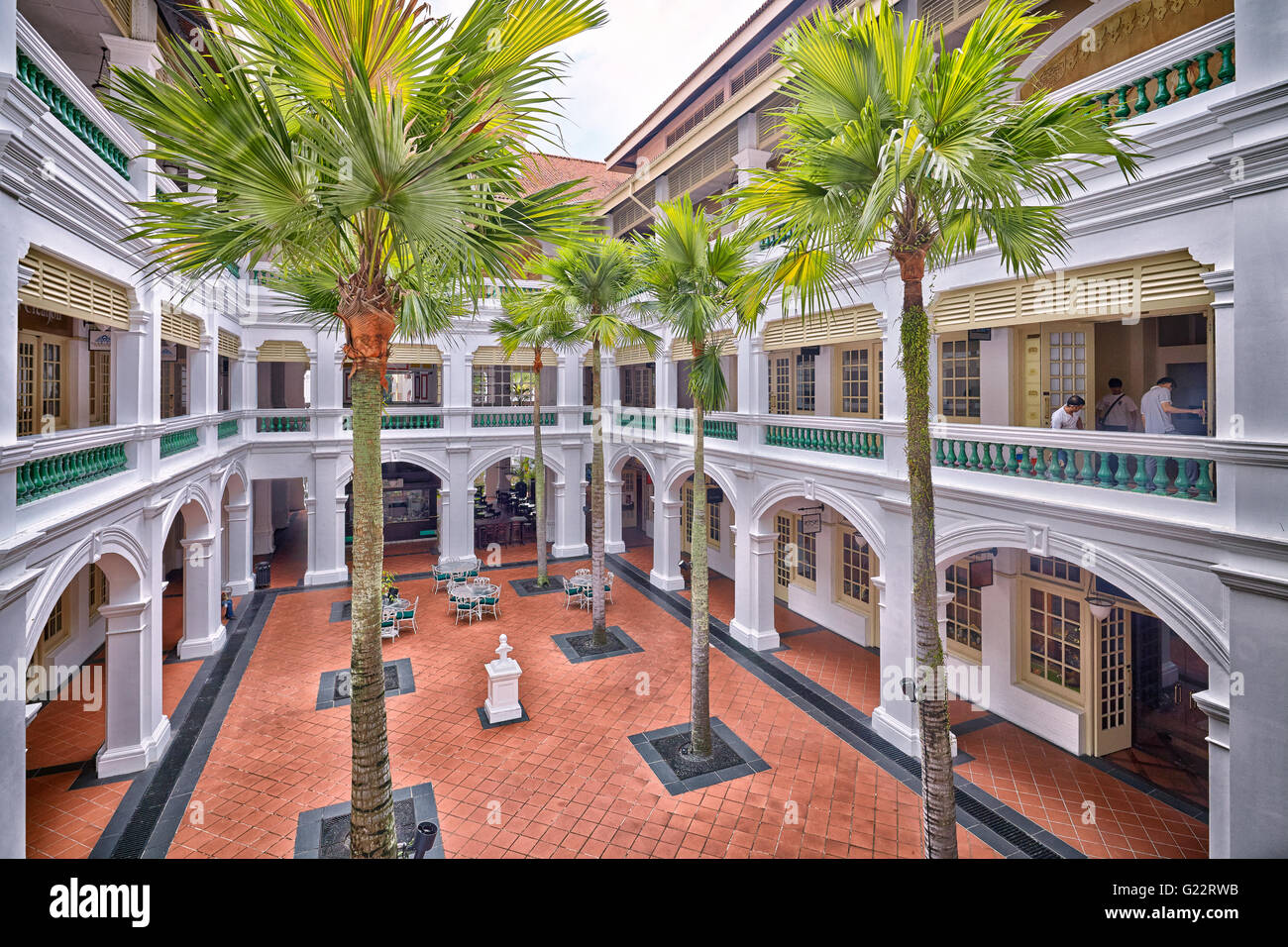 Raffles hotel singapore hi-res stock photography and images - Alamy