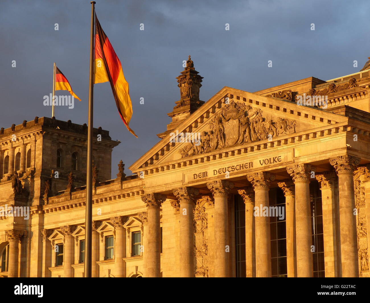 Destroyed reichstag hi-res stock photography and images - Alamy