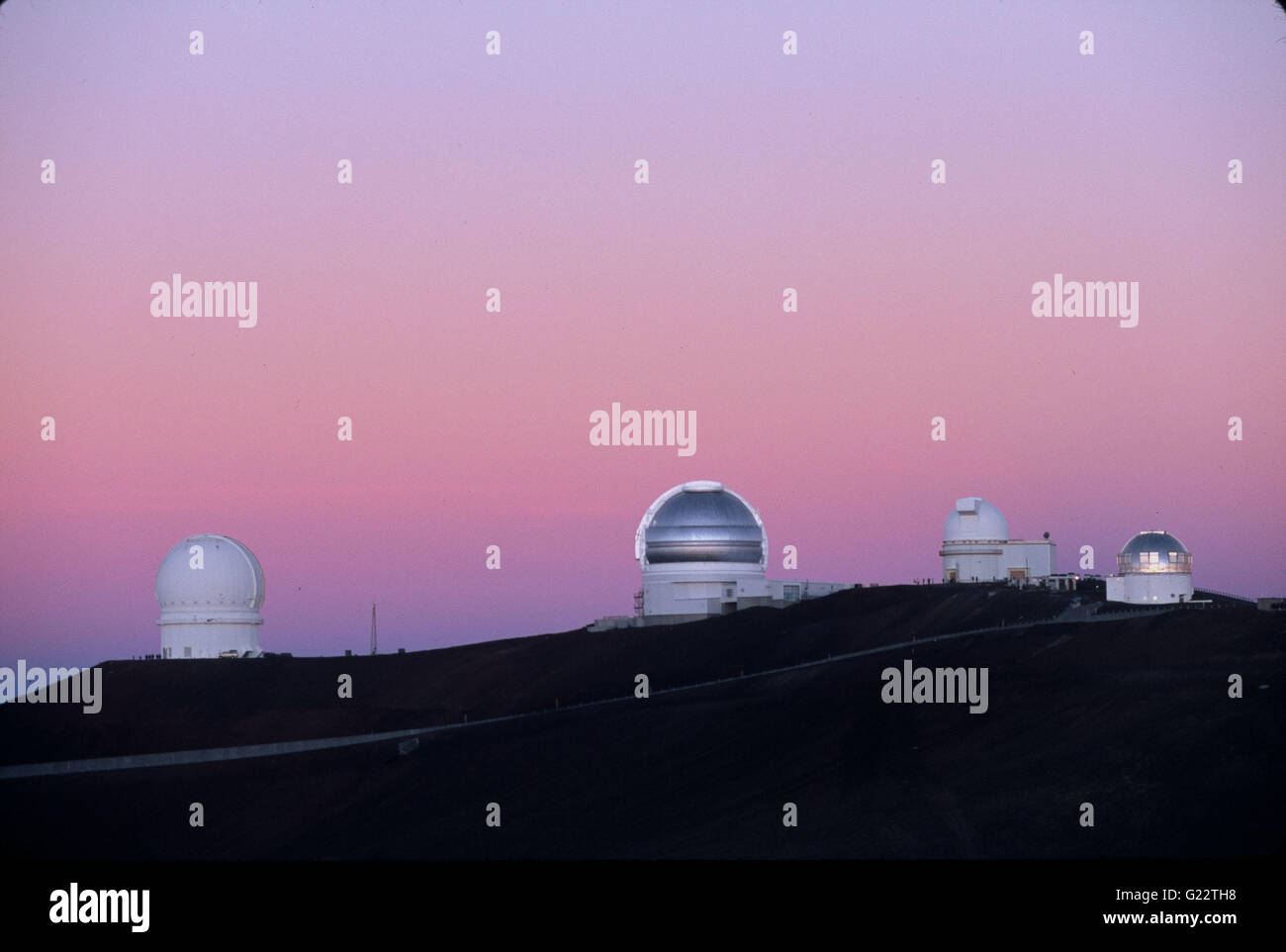 Hawaii, Mauna Kea ( Maunakea) height 4139 meters above sea level makes ...