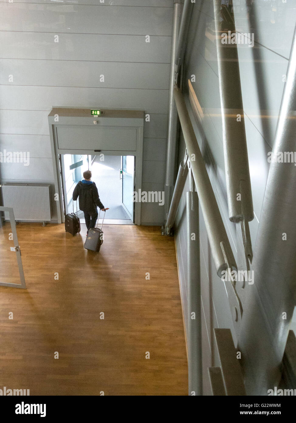 Flight boarding gate hi-res stock photography and images - Alamy