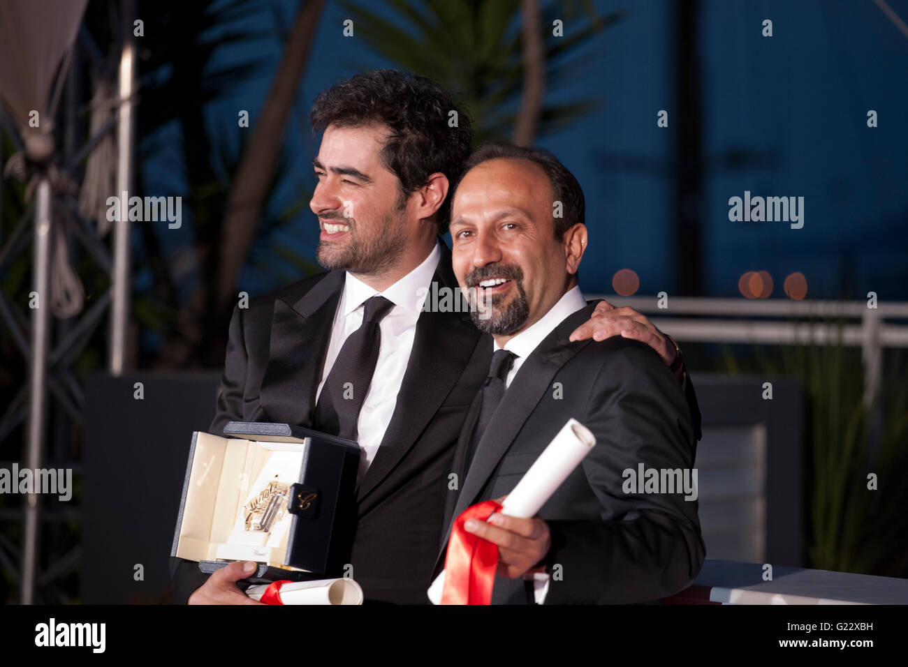 Cannes, France. 22nd May, 2016. Shahab Hosseini and Asghar Farhadi with ...