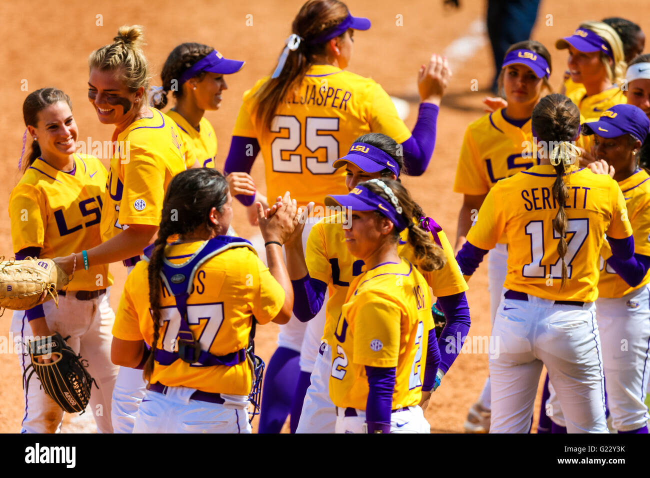 Baton Rouge, LA, USA. 22nd May, 2016. LSU Tigers catcher Kellsi Kloss ...