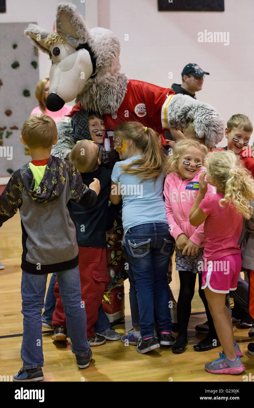 Team combined exercises hi-res stock photography and images - Alamy