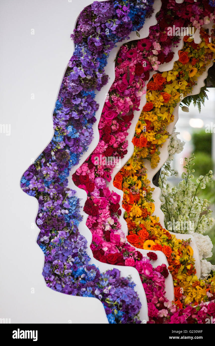 Queen elizabeth ii display at rhs chelsea hi-res stock photography and ...