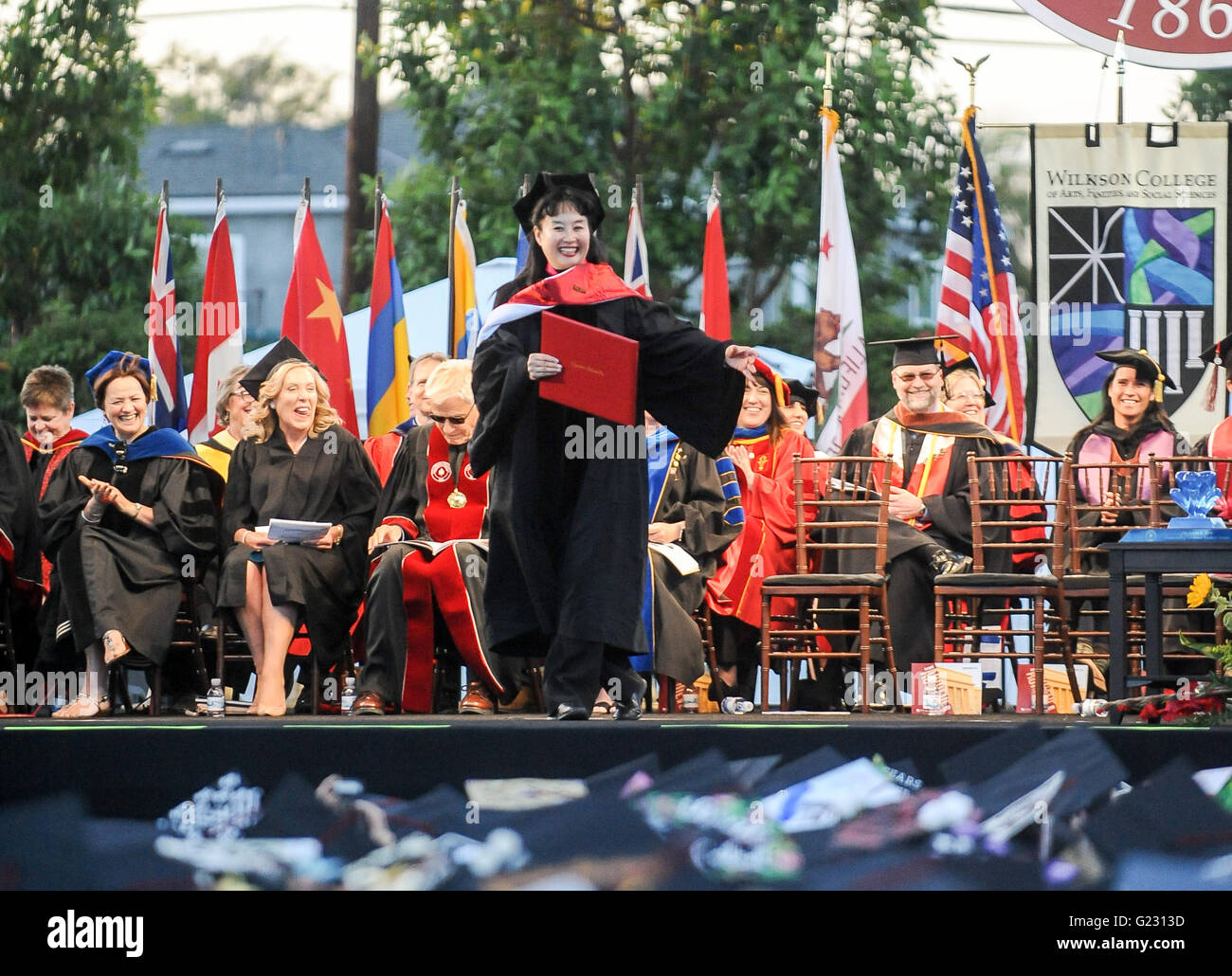 Los Angeles, USA. 21st May, 2016. Peking Opera artist Sun Ping receives ...
