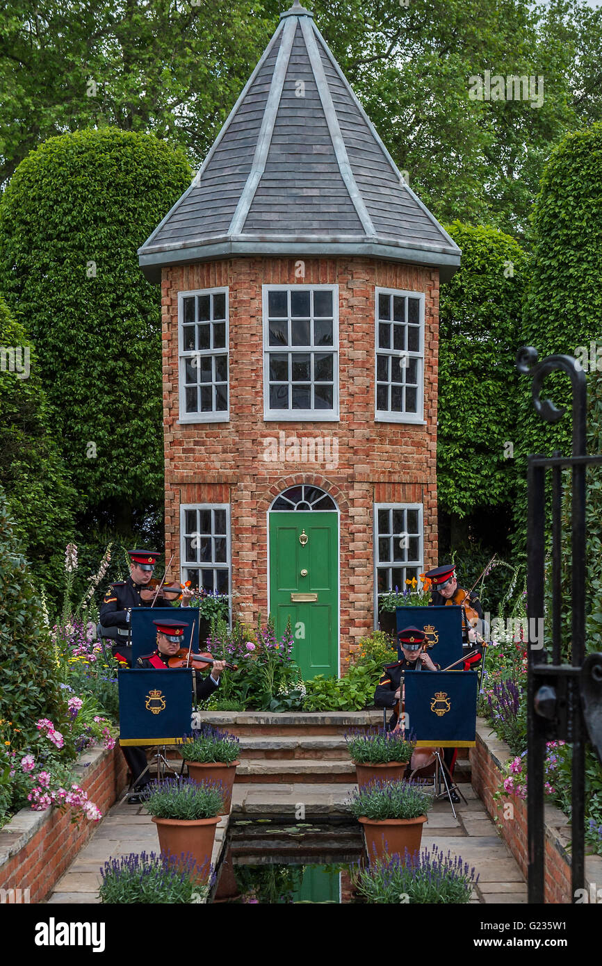 Diarmuid gavin chelsea garden hi-res stock photography and images - Alamy