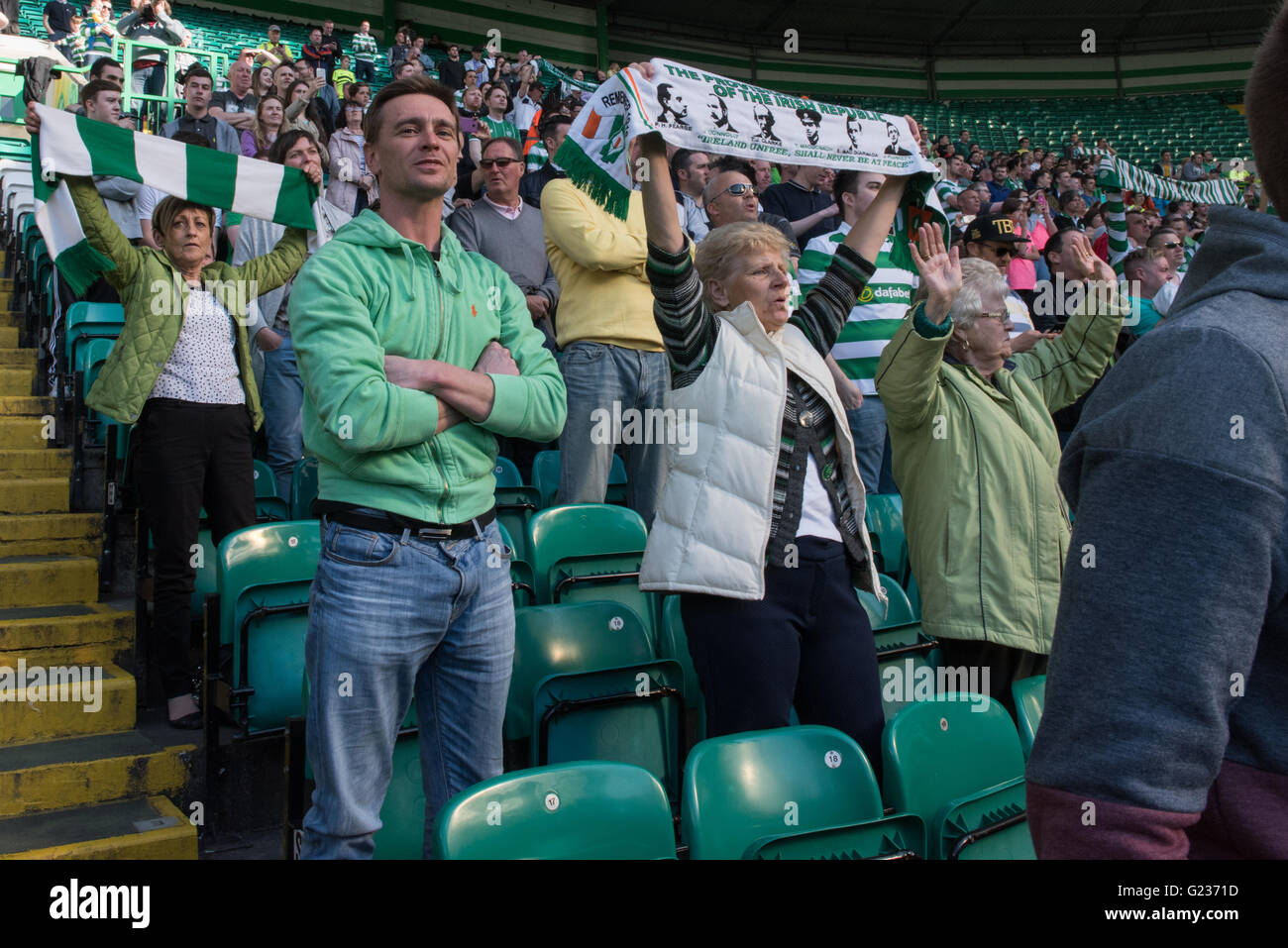 Celtic park youll never walk alone hi-res stock photography and images ...