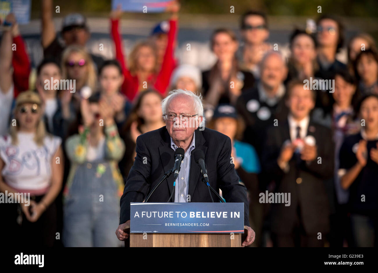 Santa Monica, California, USA. 23rd May, 2016. BERNIE SANDERS makes a ...