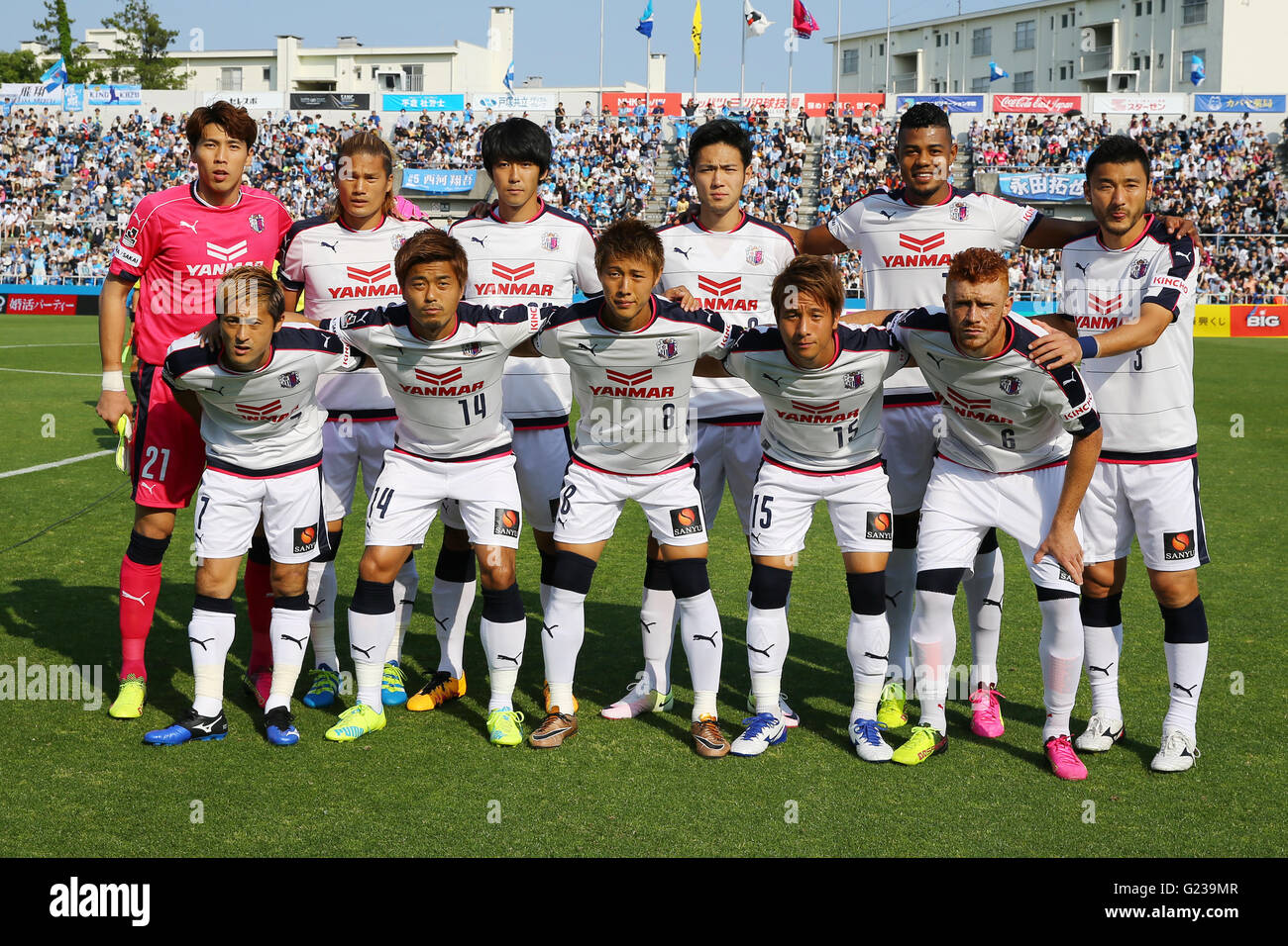 Kanagawa, Japan. 22nd May, 2016. Cerezo Osaka team group line-up ...