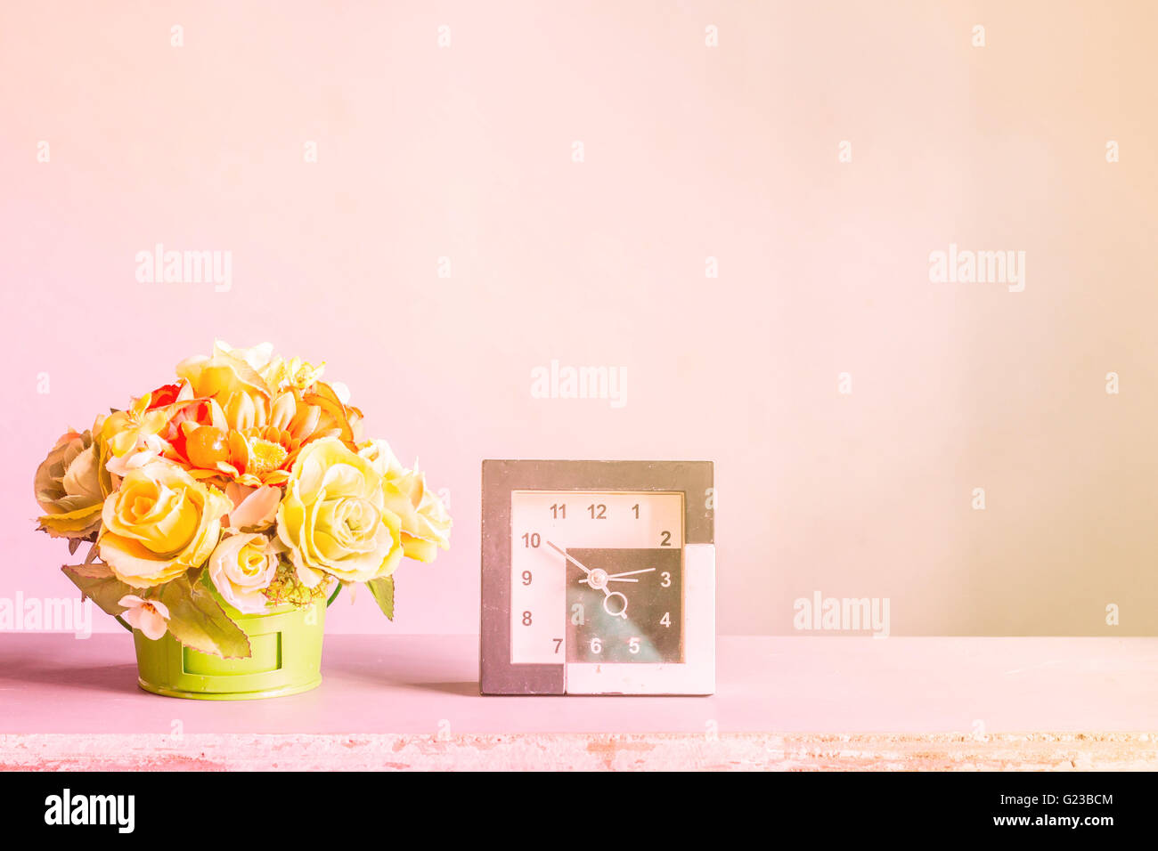 Vases of flowers shadow hi-res stock photography and images - Alamy