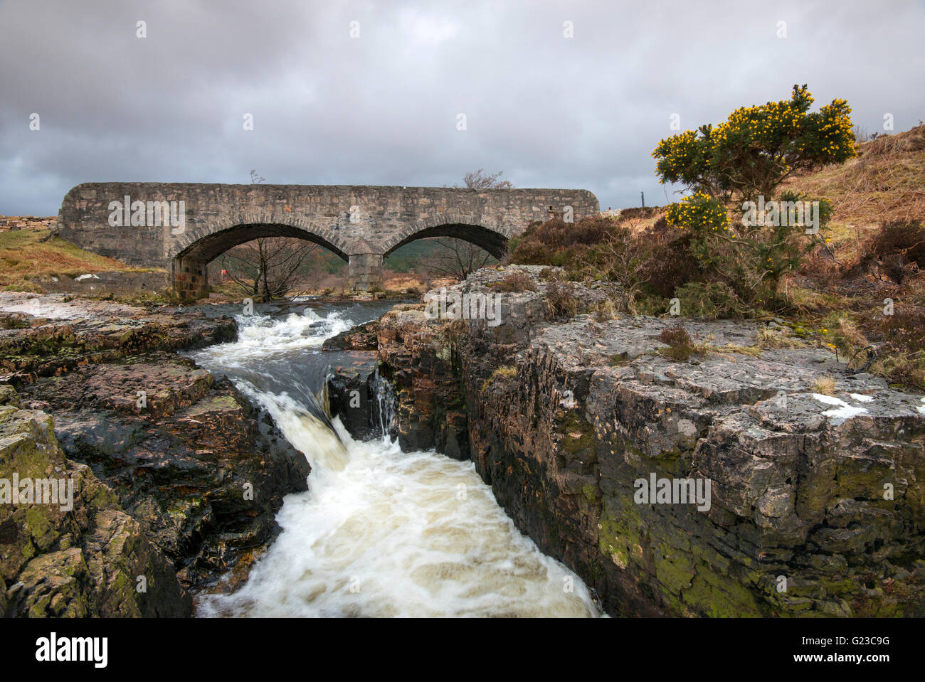 Small stone bridge hi-res stock photography and images - Alamy