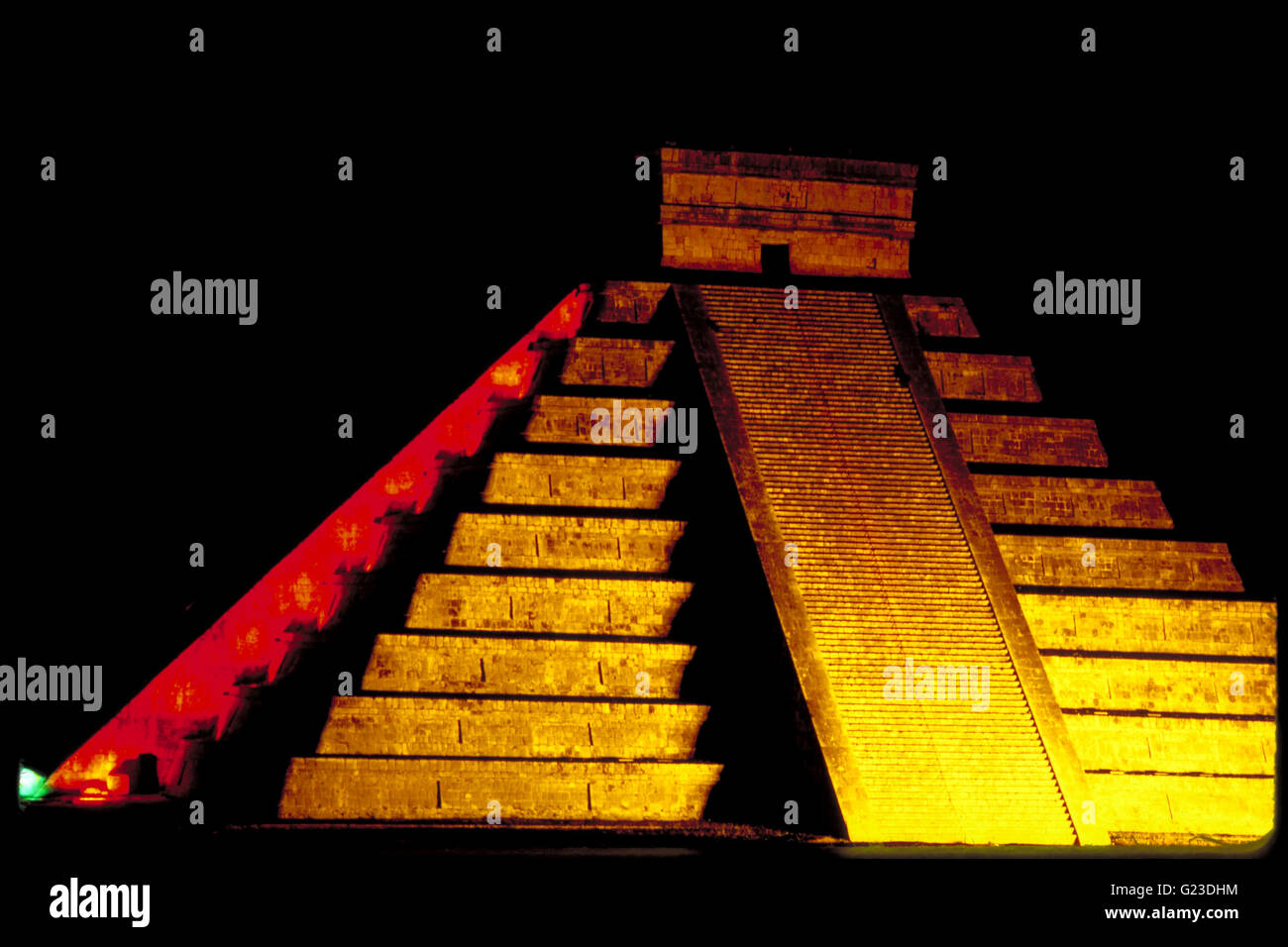 View of Mayan pyramid at Chichen Itza at night. Mexico Stock Photo - Alamy