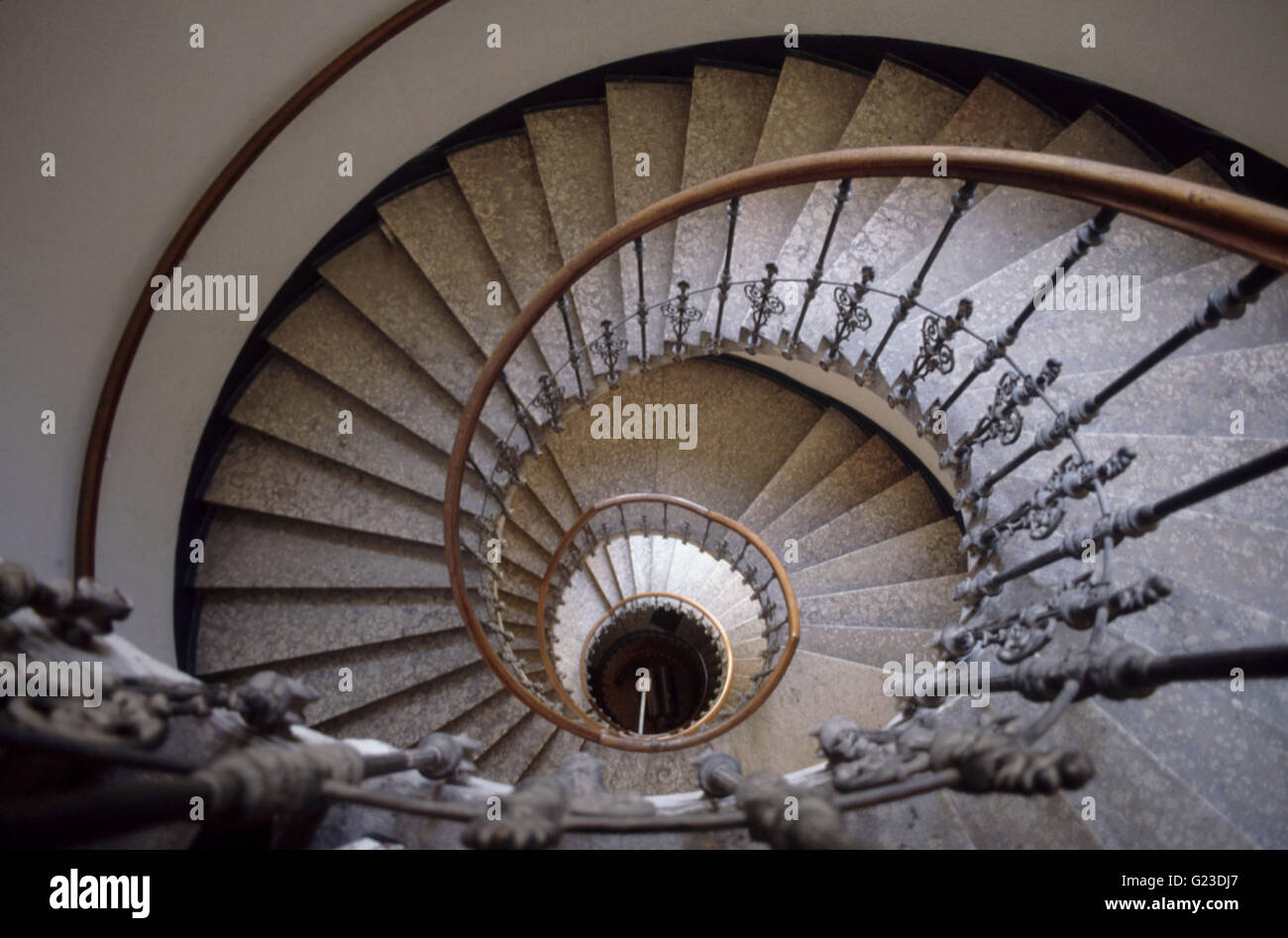 Vertigo film stairs hi-res stock photography and images - Alamy