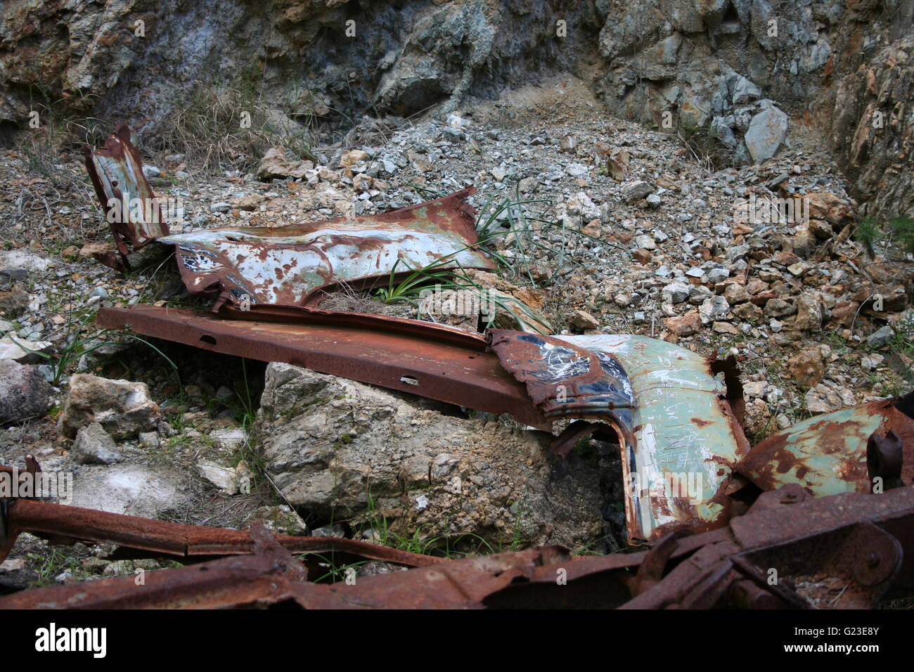 Fallen car hi-res stock photography and images - Alamy