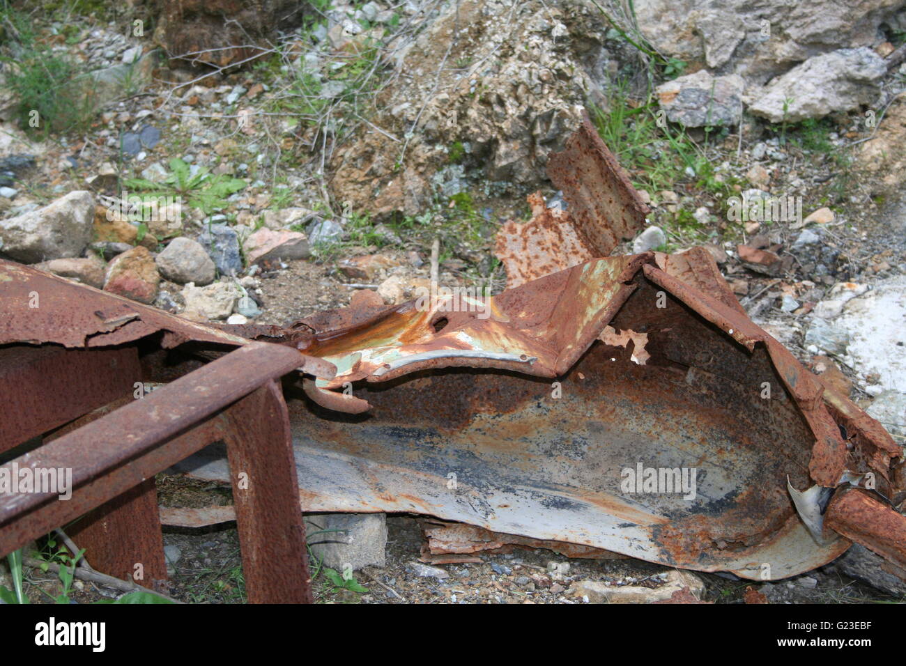 Fallen car hi-res stock photography and images - Alamy