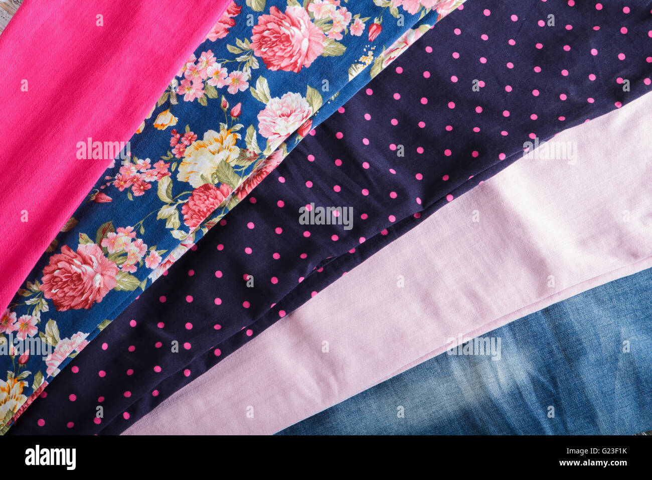 Cloth material pieces hi-res stock photography and images - Alamy