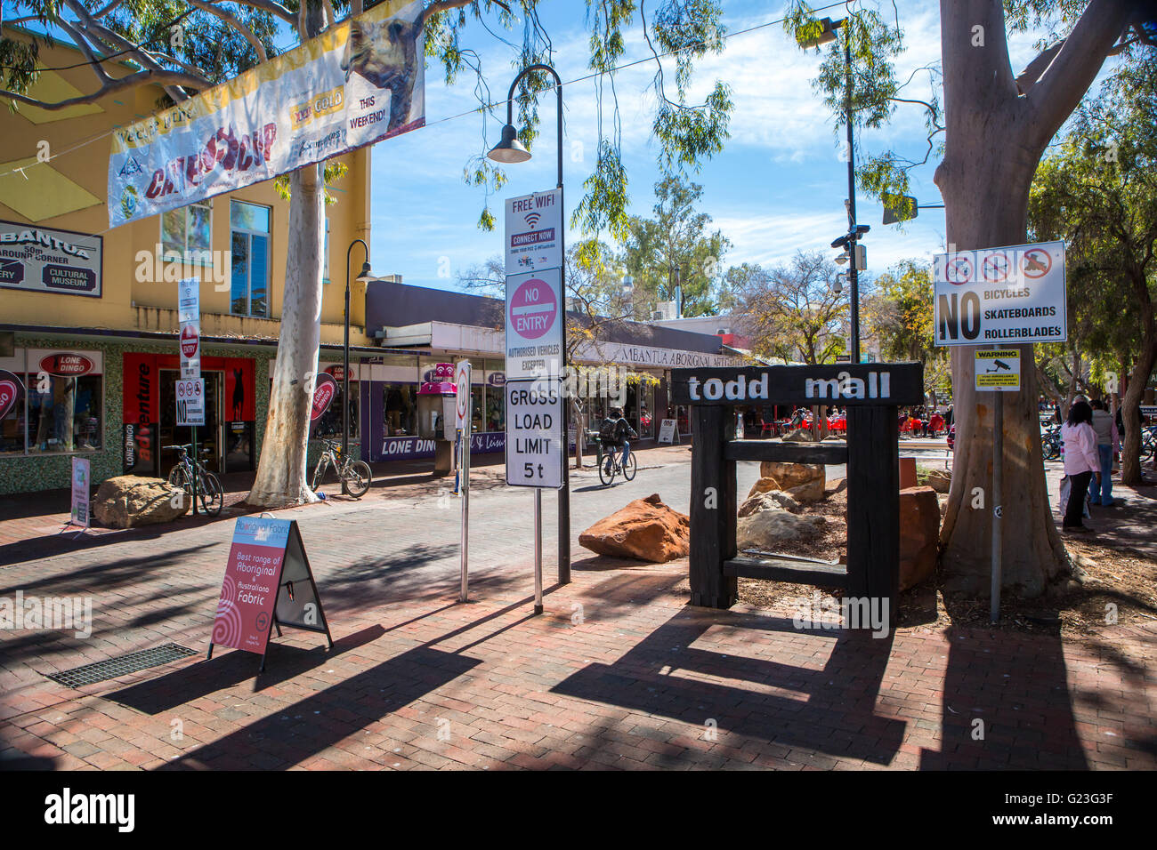 Alice springs shopping mall hi-res stock photography and images - Alamy