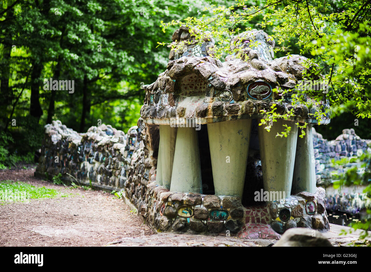 Life size scale hi-res stock photography and images - Alamy