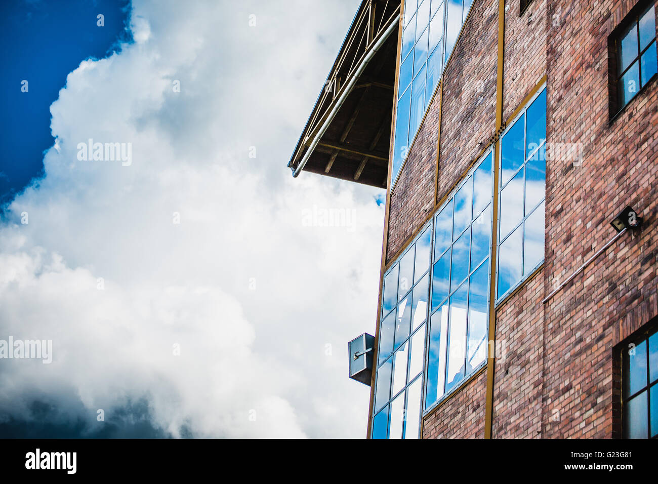 Sky in windows hi-res stock photography and images - Alamy