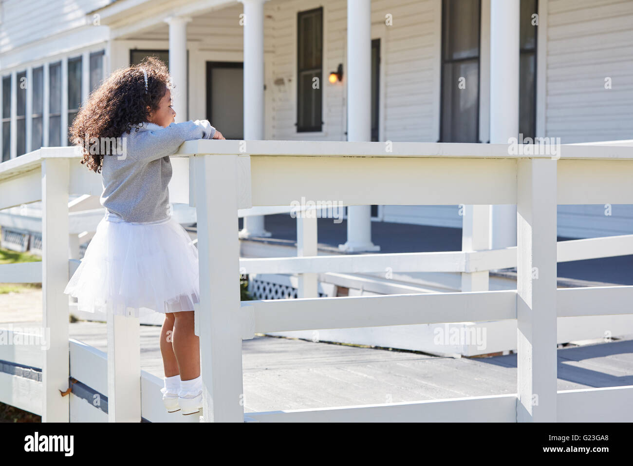 Climbing a fence hi-res stock photography and images - Alamy