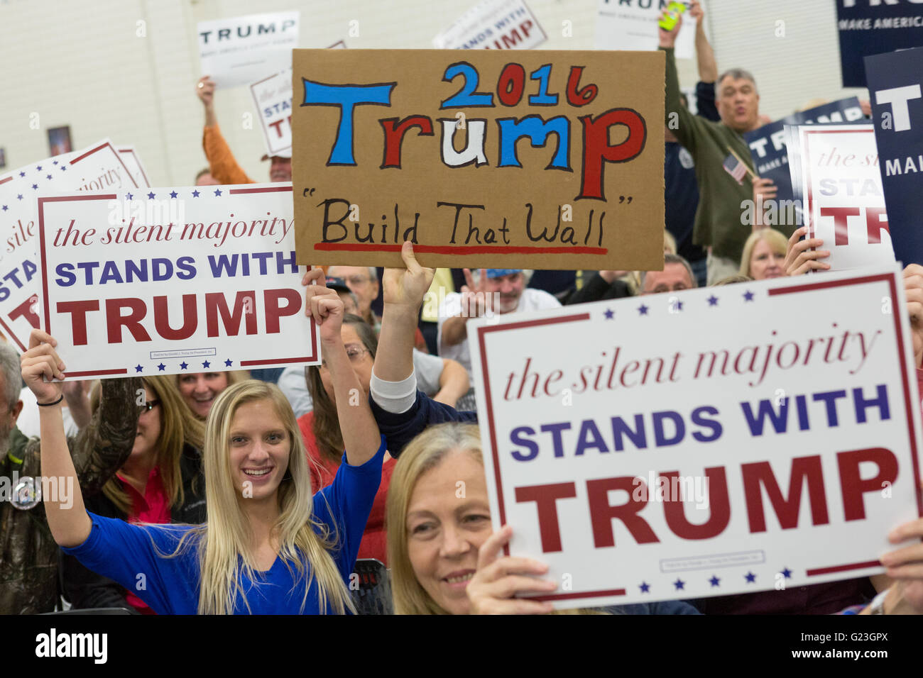 Trump supporters rally build the wall hi-res stock photography and ...