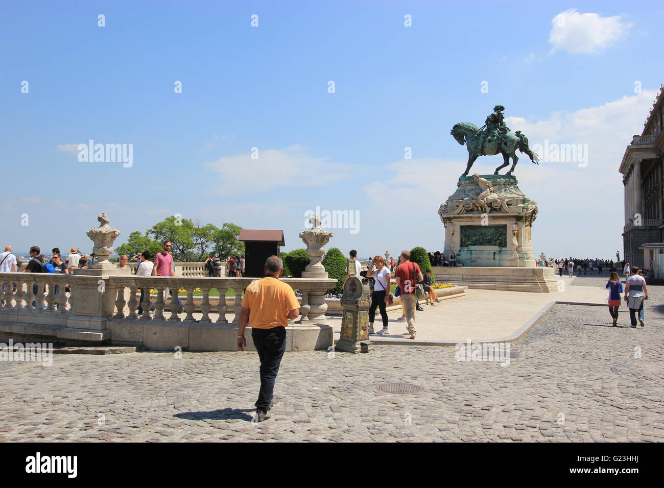 Budapest danube river and buda castle hi-res stock photography and ...