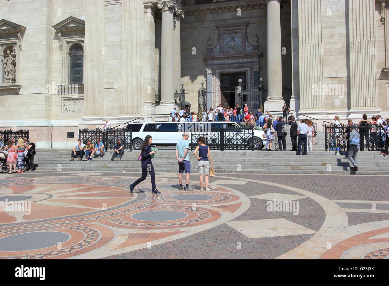 Night main train station budapest hi-res stock photography and images ...