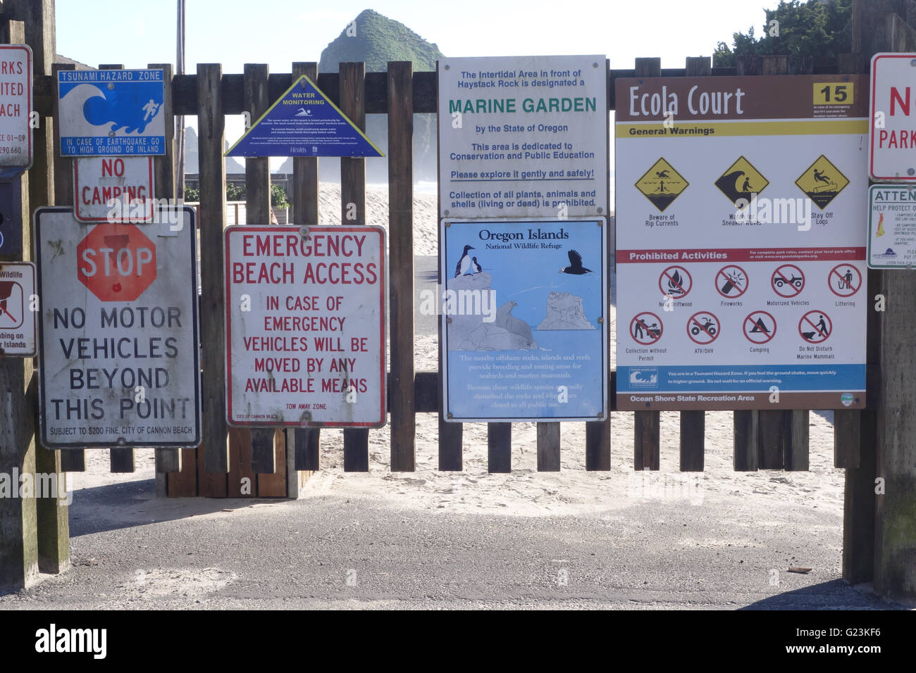 Beach signs hi-res stock photography and images - Alamy