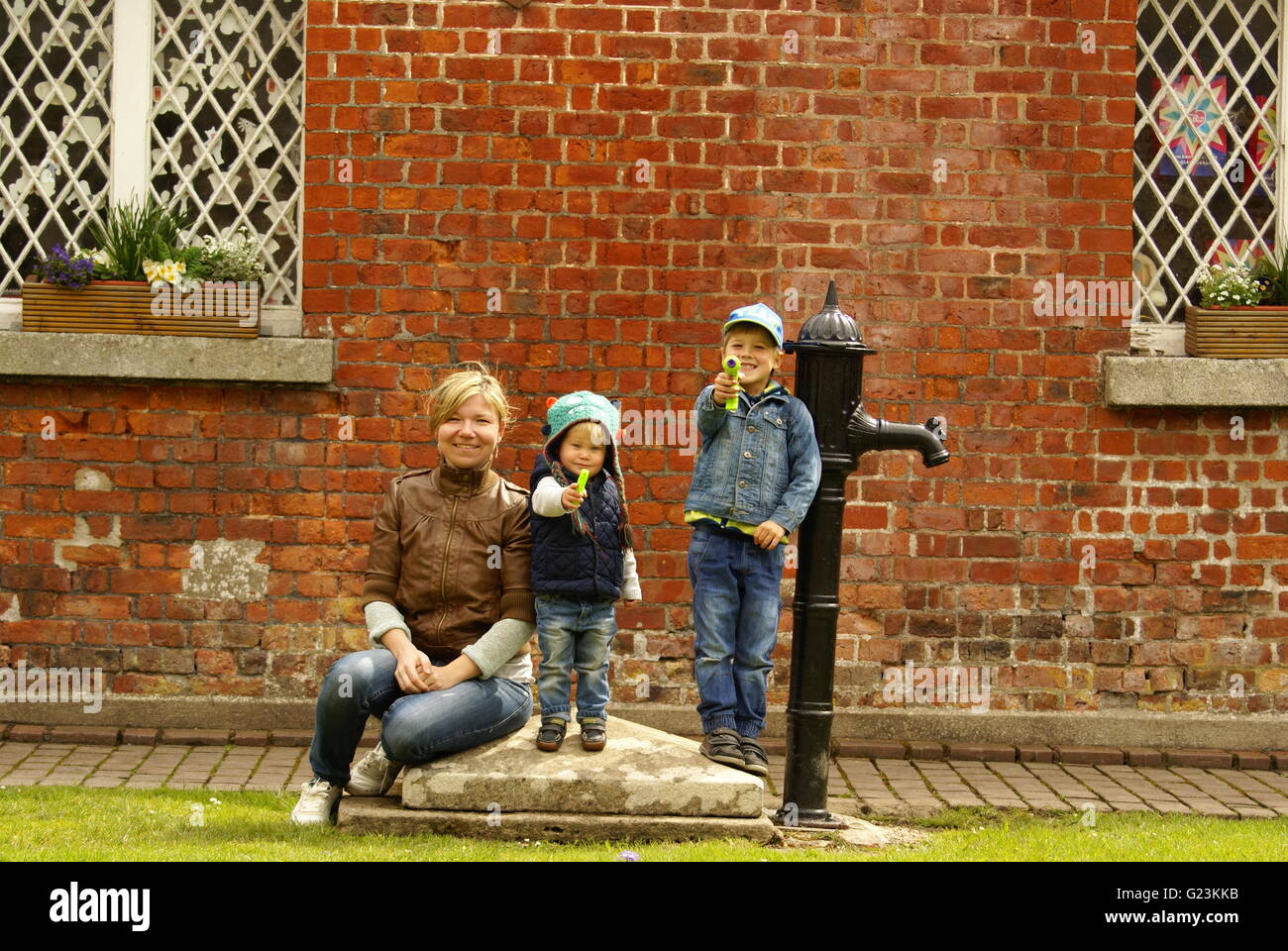 Family fun hi-res stock photography and images - Alamy