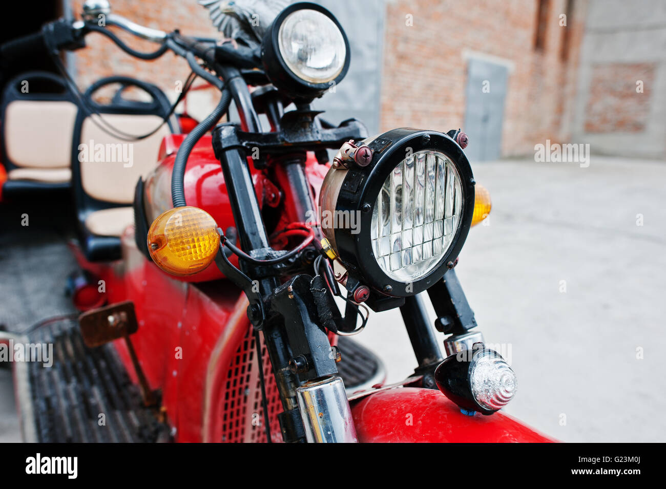 Headlight of old red retro motorcycle Stock Photo - Alamy