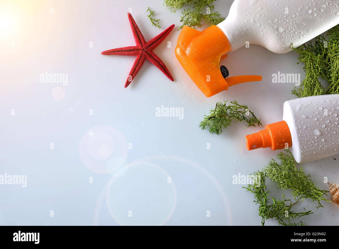 Apply sunscreen beach hi-res stock photography and images - Alamy