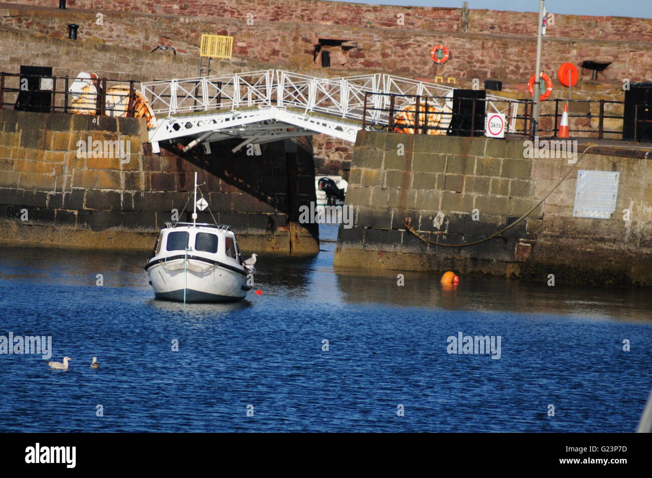 Dunbar boat hi-res stock photography and images - Alamy