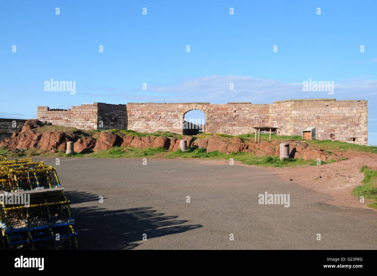 Dunbar castle hi-res stock photography and images - Alamy