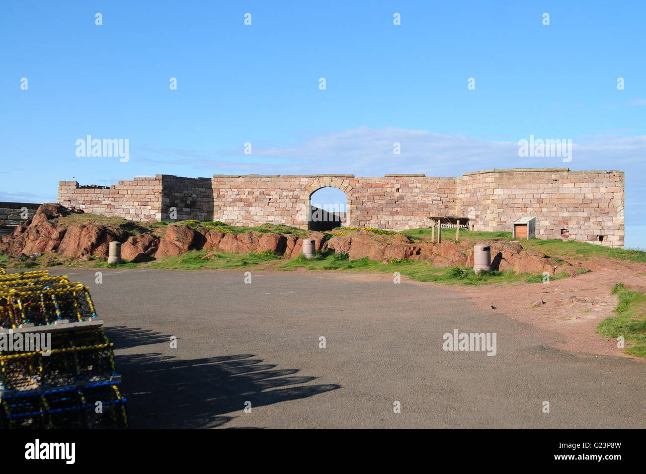 Dunbar castle ruins hi-res stock photography and images - Alamy
