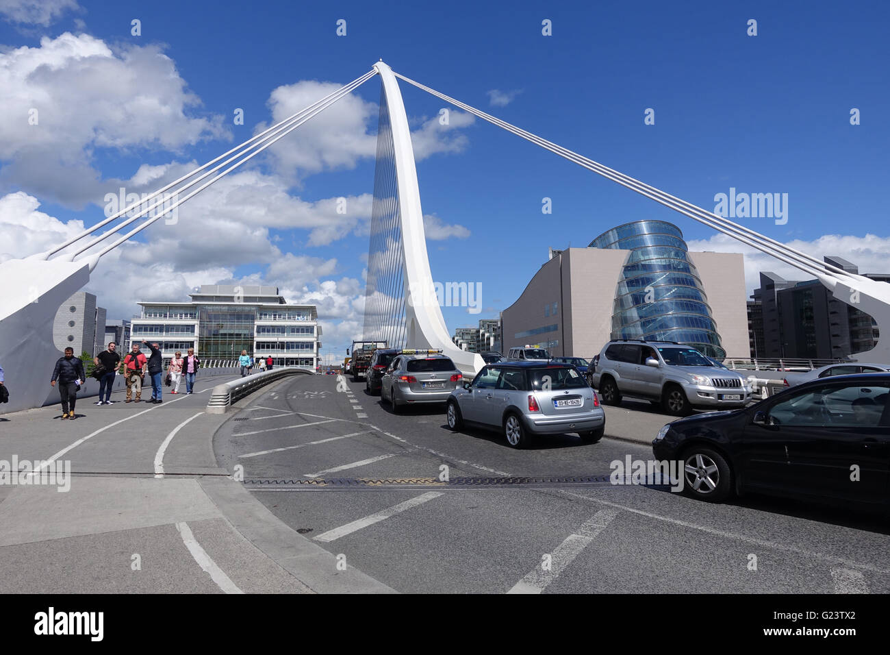 Samuel beckett bridge on the liffey river hi-res stock photography and ...