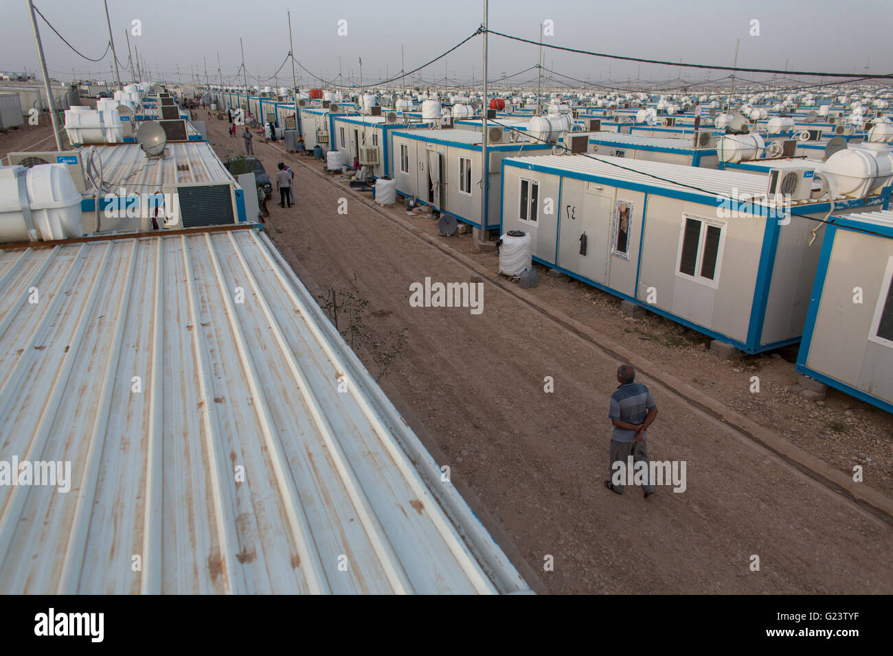 container houses of Iraqi displaced people in Anwald refugee camp ...