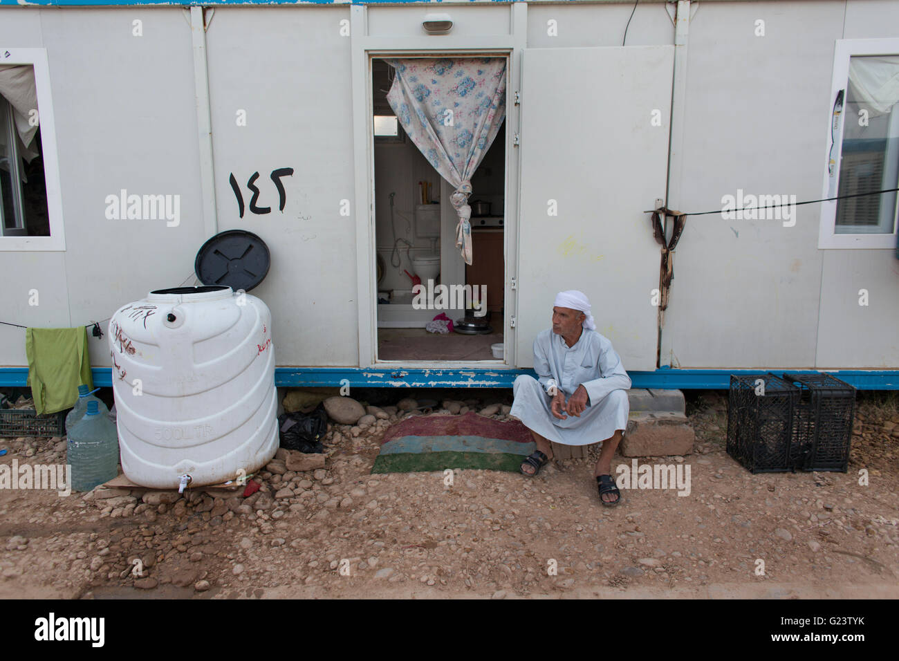 container houses of Iraqi displaced people in Anwald refugee camp ...