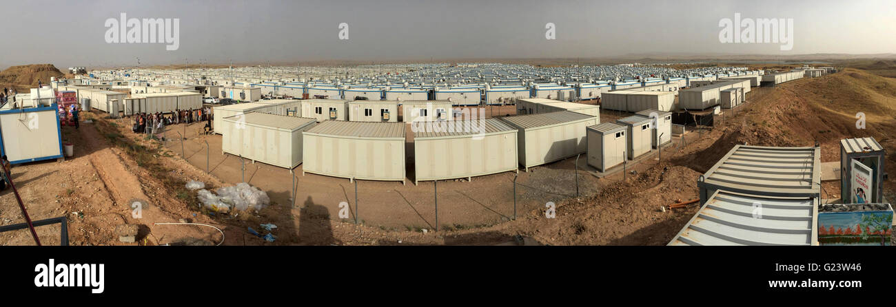 container houses of Iraqi displaced people in Anwald refugee camp ...