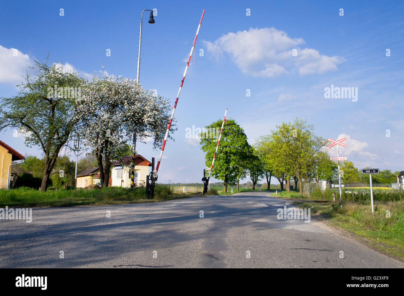 Road with level crossing hi-res stock photography and images - Alamy
