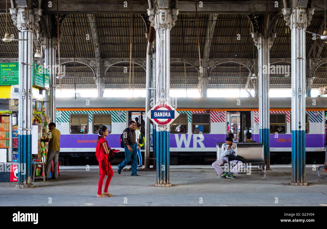 A quiet afternoon at Bandra station in Mumbai Stock Photo - Alamy