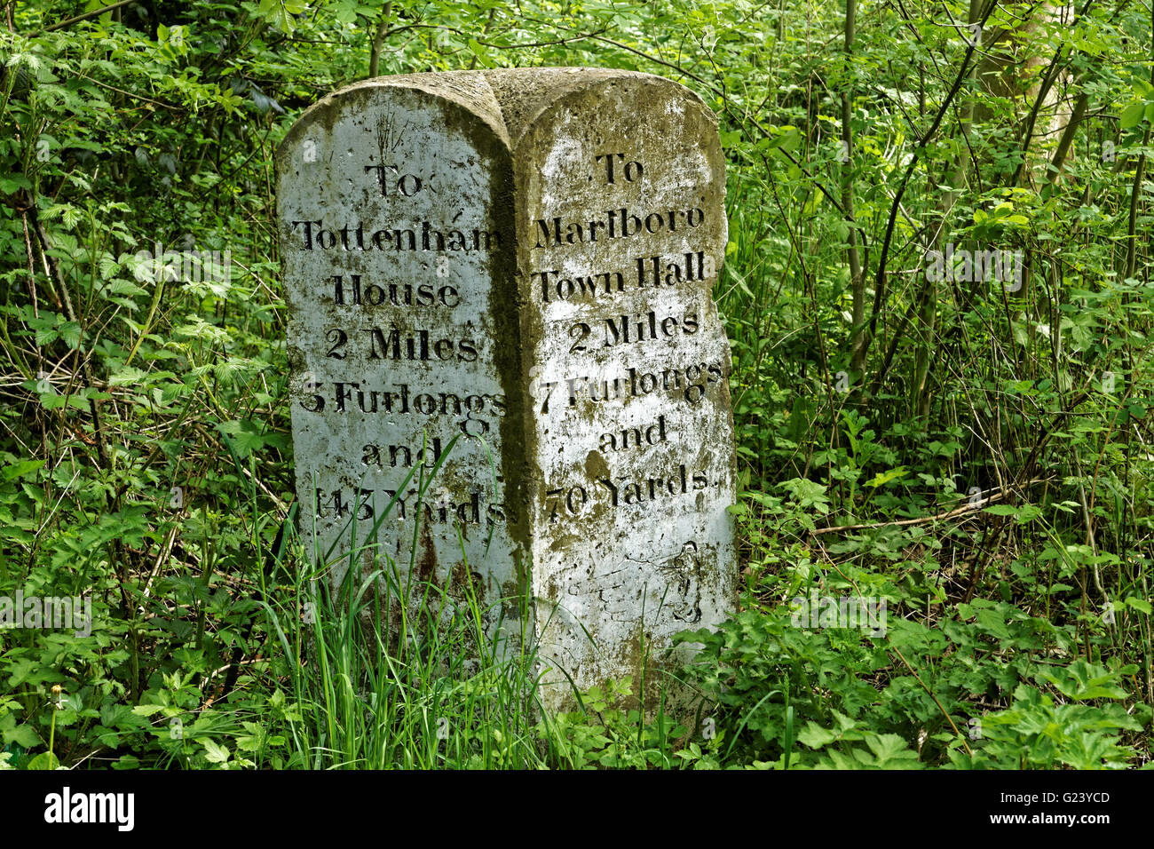 Roadside milestone distance marker hi-res stock photography and images ...